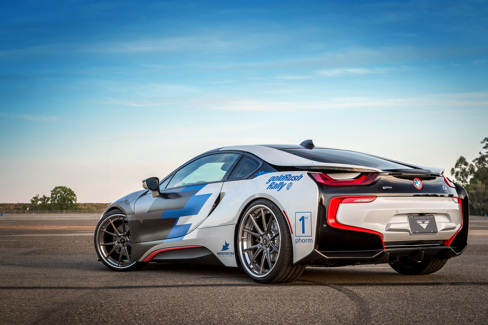 El Vorsteiner BMW i8 compite con el Porsche 911 GT3 - Blog de BMW