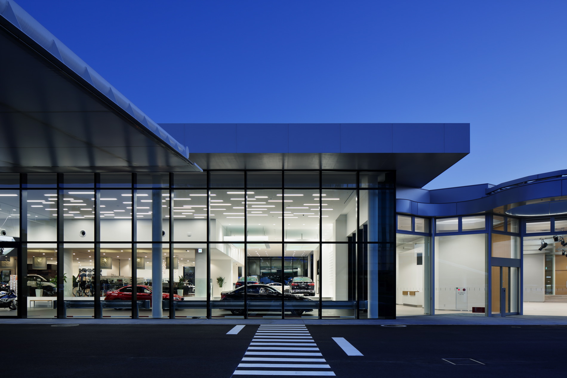 BMW Group abre un nuevo e innovador centro de ventas, marca y ...
